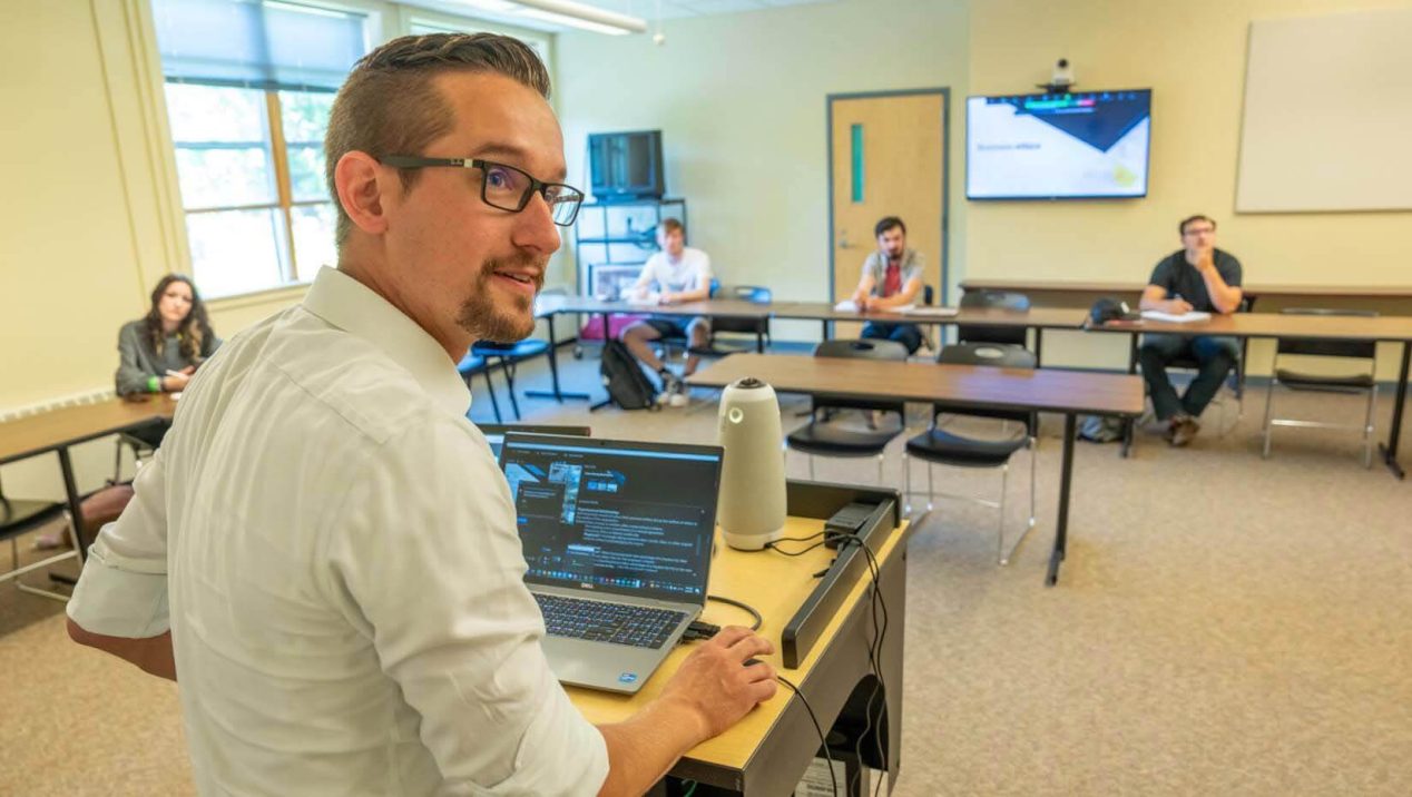 Nick MacDonald helps UMaine Machias students figure out their finances ...